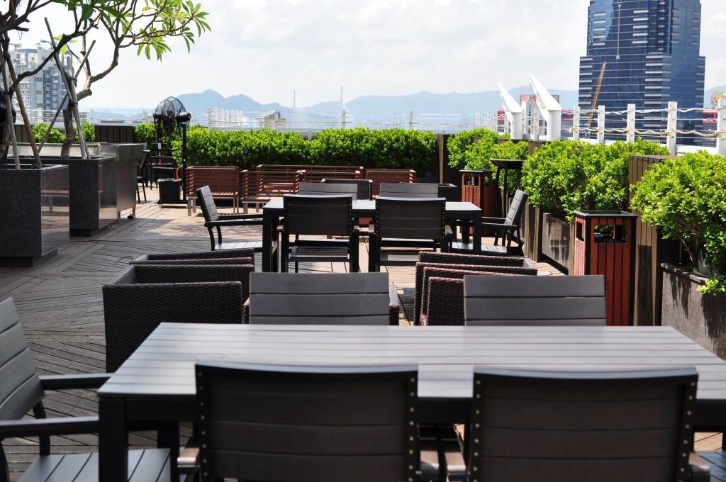 Green Queen Foodie: Azure Restaurant Slash Bar Gets Its Veg On