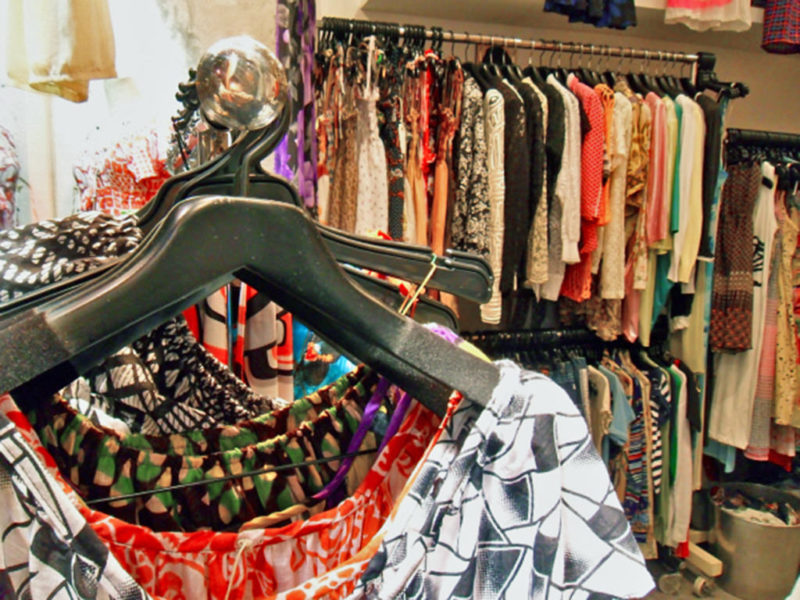The Complete Guide To Vintage & Second Hand Fashion Shopping