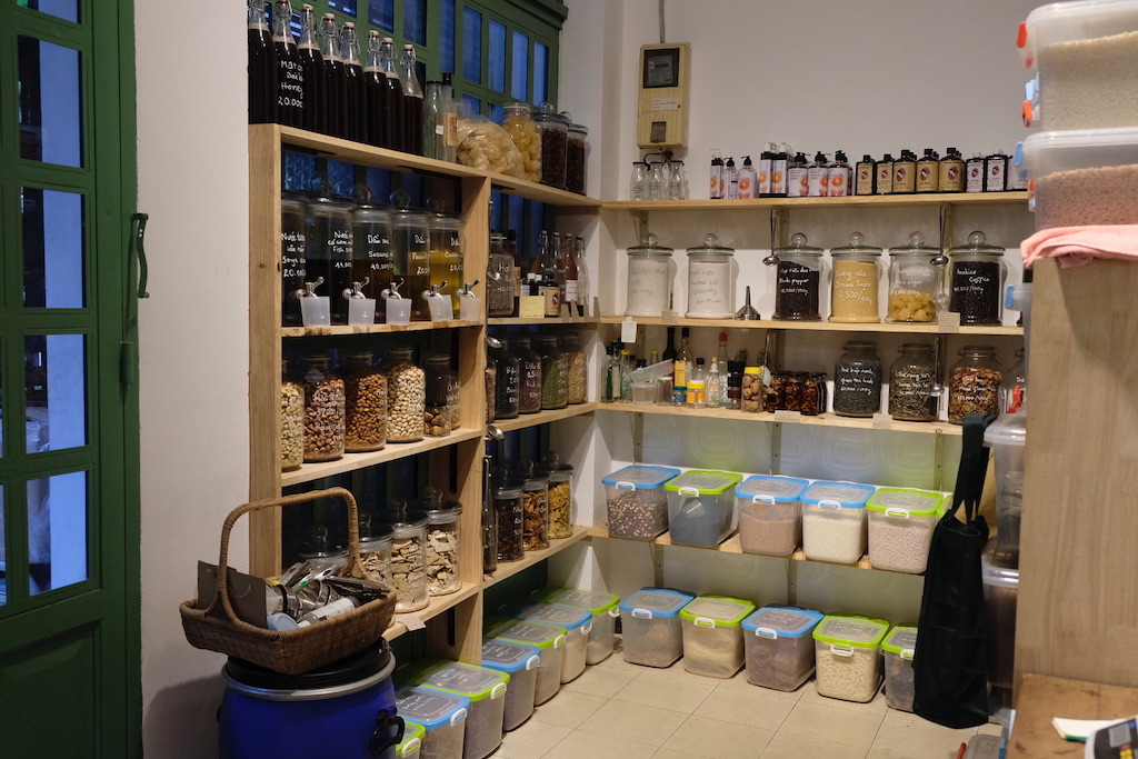 TẠP-HOÁ-LÁ-XANH-–-A-ZEROWASTE-SHOP - Green Queen Guide to Zero Waste ...