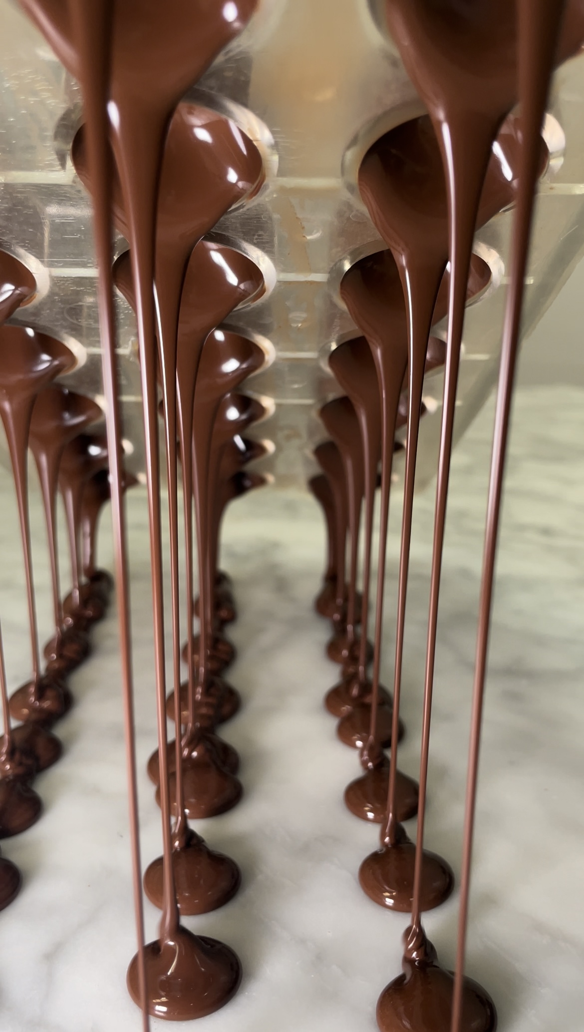 wnwn-cacao-free-dark-milk-chocolate-2 - Green Queen