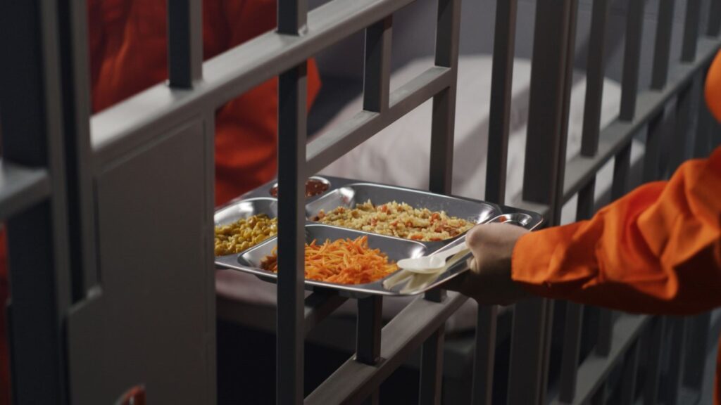 House Dems Urge Prison Bureau to Increase Vegan Meals for Inmates