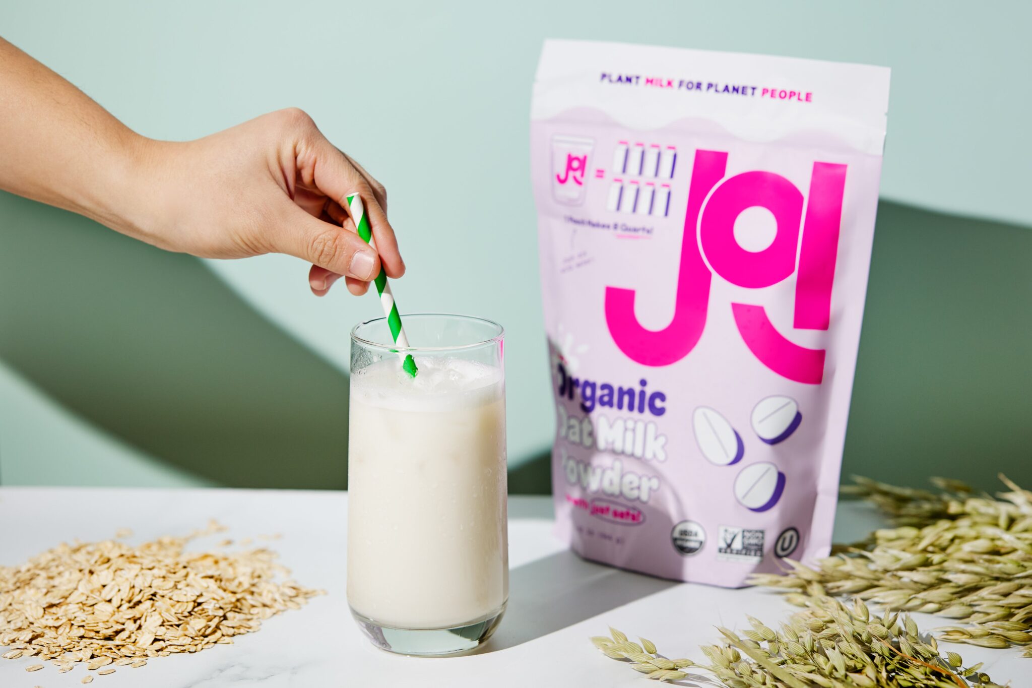 7 Best Oat Milk Powder Brands for At-Home Lattes & Baking