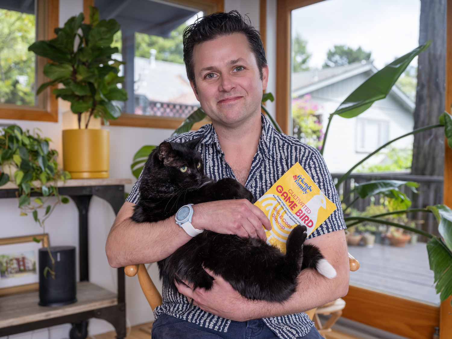 Friends & Family Pet Food Launches Lab-Grown Meat for Cats & Dogs in ...